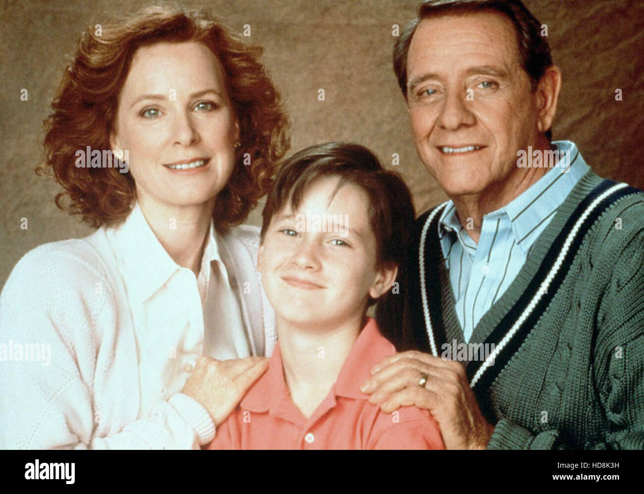 A PLACE TO BE LOVED, (aka SHATTERED FAMILY), Linda Kelsey, Tom Guiry ...