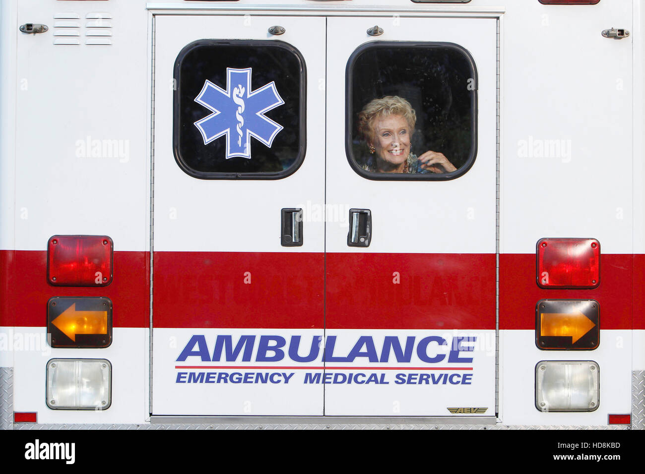 Raising Hope Cloris Leachman Throw Maw Maw From The House Part I Season 3 Ep 302 Aired