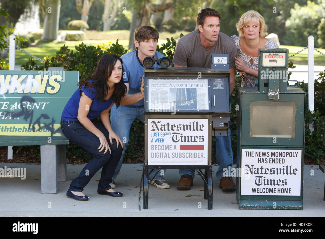 RAISING HOPE, l-r: Shannon Woodward, Lucas Neff, Garret Dillahunt ...