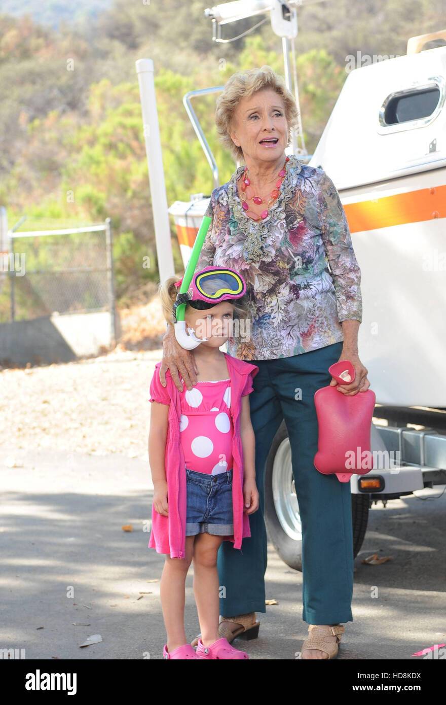 RAISING HOPE, l-r: Baylie/Rylie Cregut, Cloris Leachman in 'Ship ...