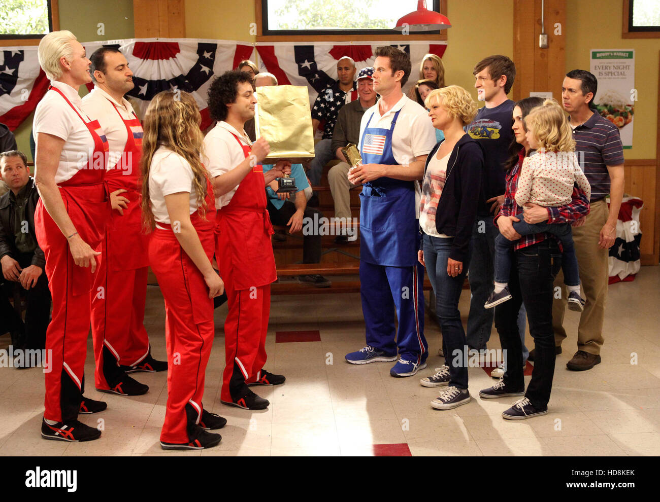 RAISING HOPE, (from left): Brigette Nielsen, Nick Gracer, Kali Muscle ...