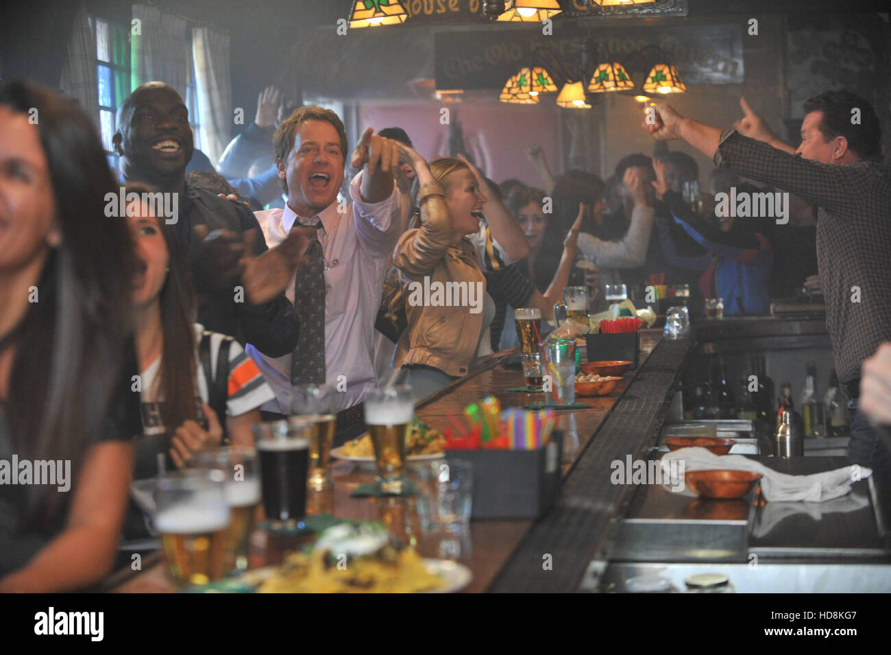 RAKE, center l-r: Omar Dorsey, Greg Kinnear in 'Serial Killer' (Season ...