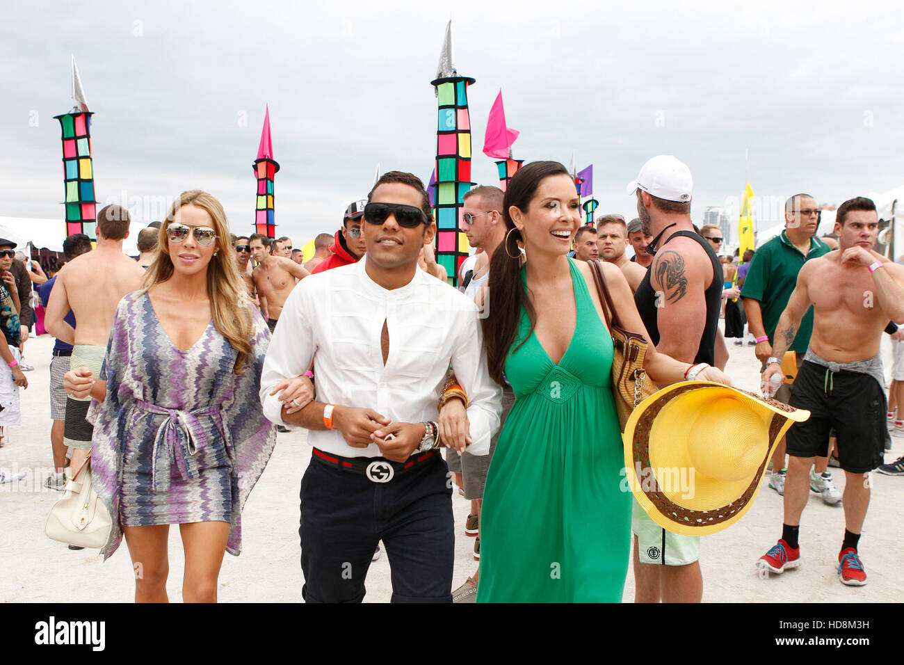 THE REAL HOUSEWIVES OF MIAMI, Lisa Hochstein (left), Karent Sierra ...