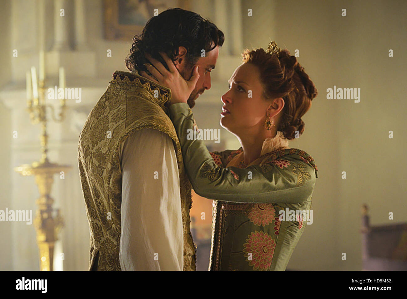 REIGN, (from left): Charlie Carrick, Rachel Skarsten, 'Fight or Flight ...