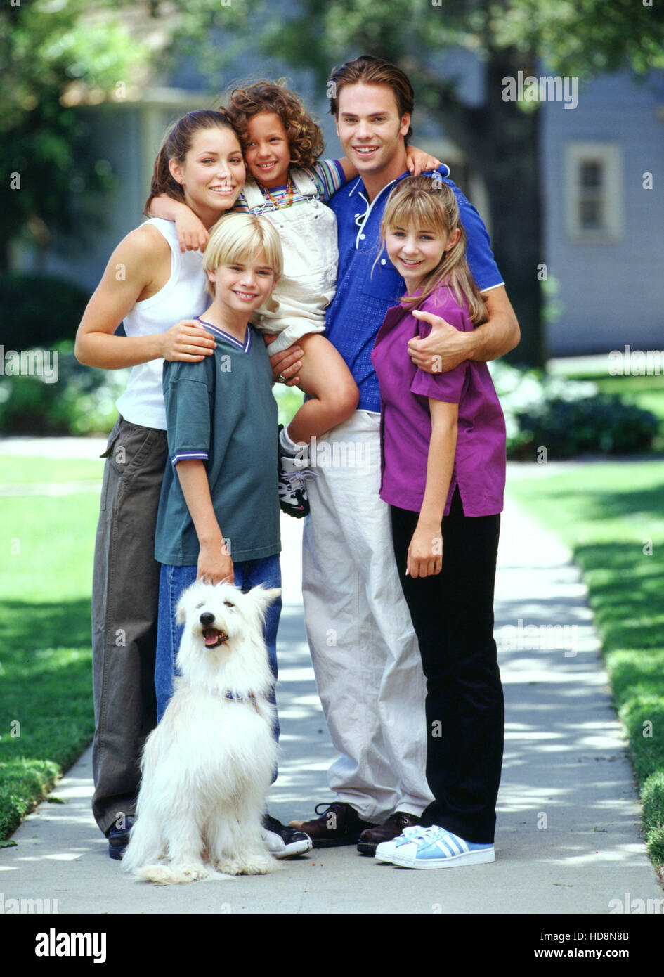 7TH HEAVEN, Happy the dog, David Gallagher, Jessica Biel, Mackenzie ...