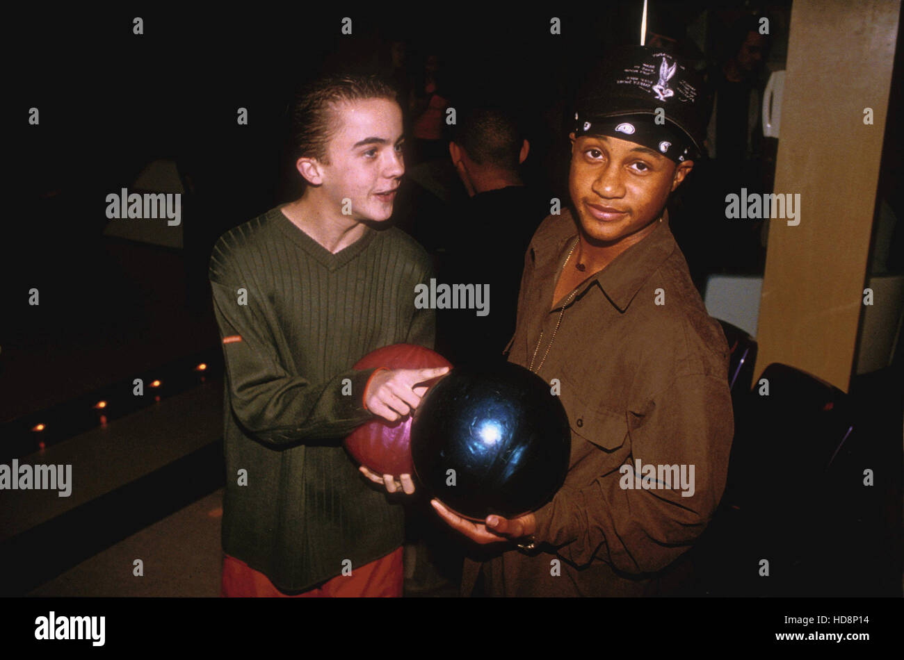 MALCOLM IN THE MIDDLE. Frankie Muniz and Craig Lamar Traylor having fun ...