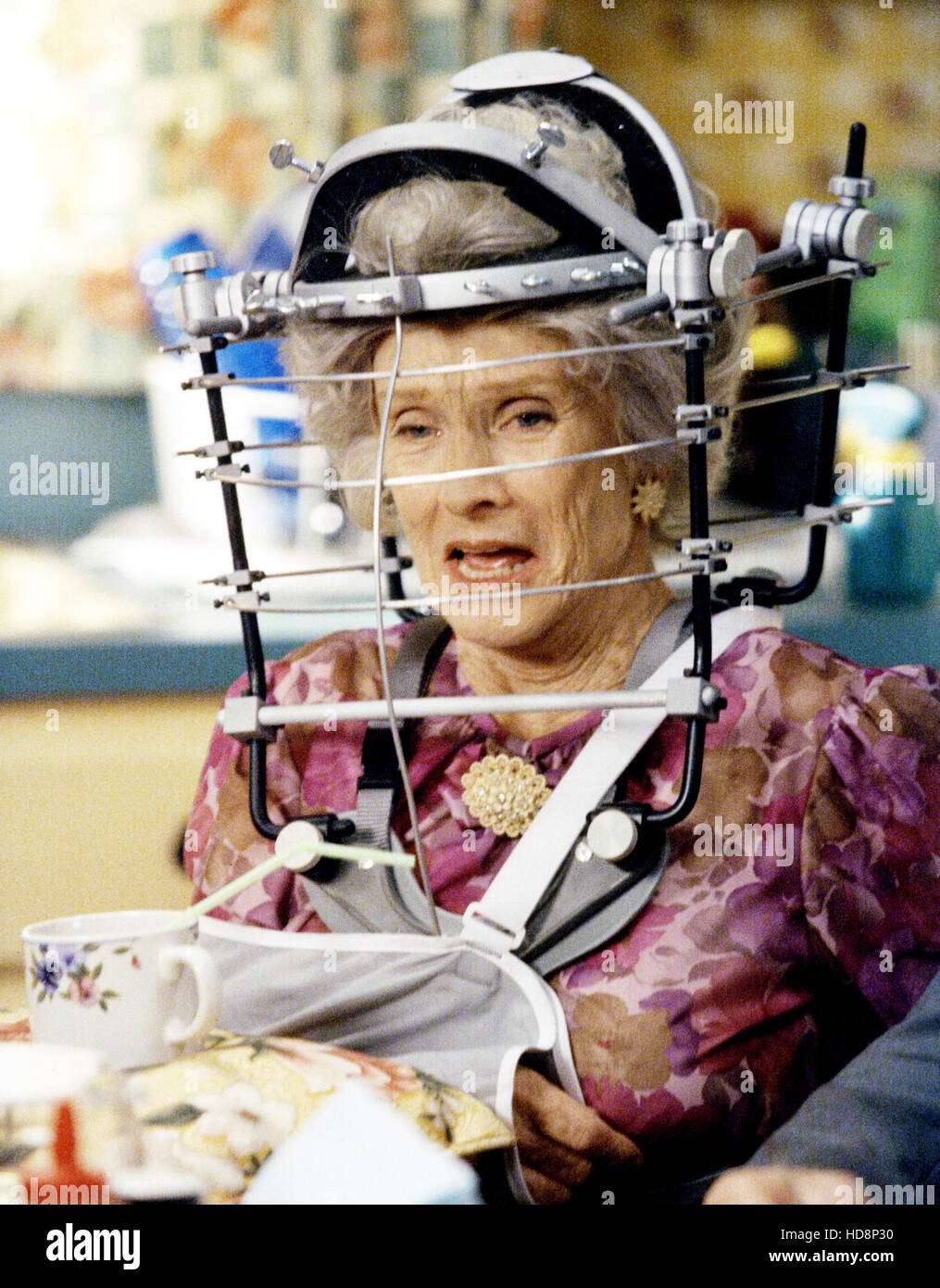 MALCOLM IN THE MIDDLE, (episode: Grandma Sues, Season 4), Cloris ...