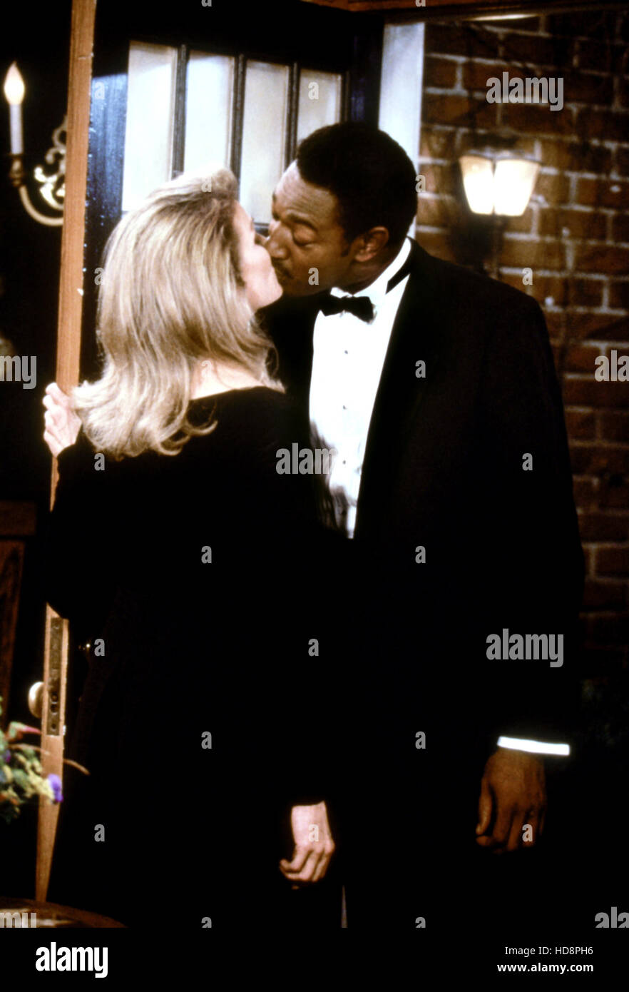 MURPHY BROWN, Candice Bergen, Julius Carry, 'Black and White and Read ...