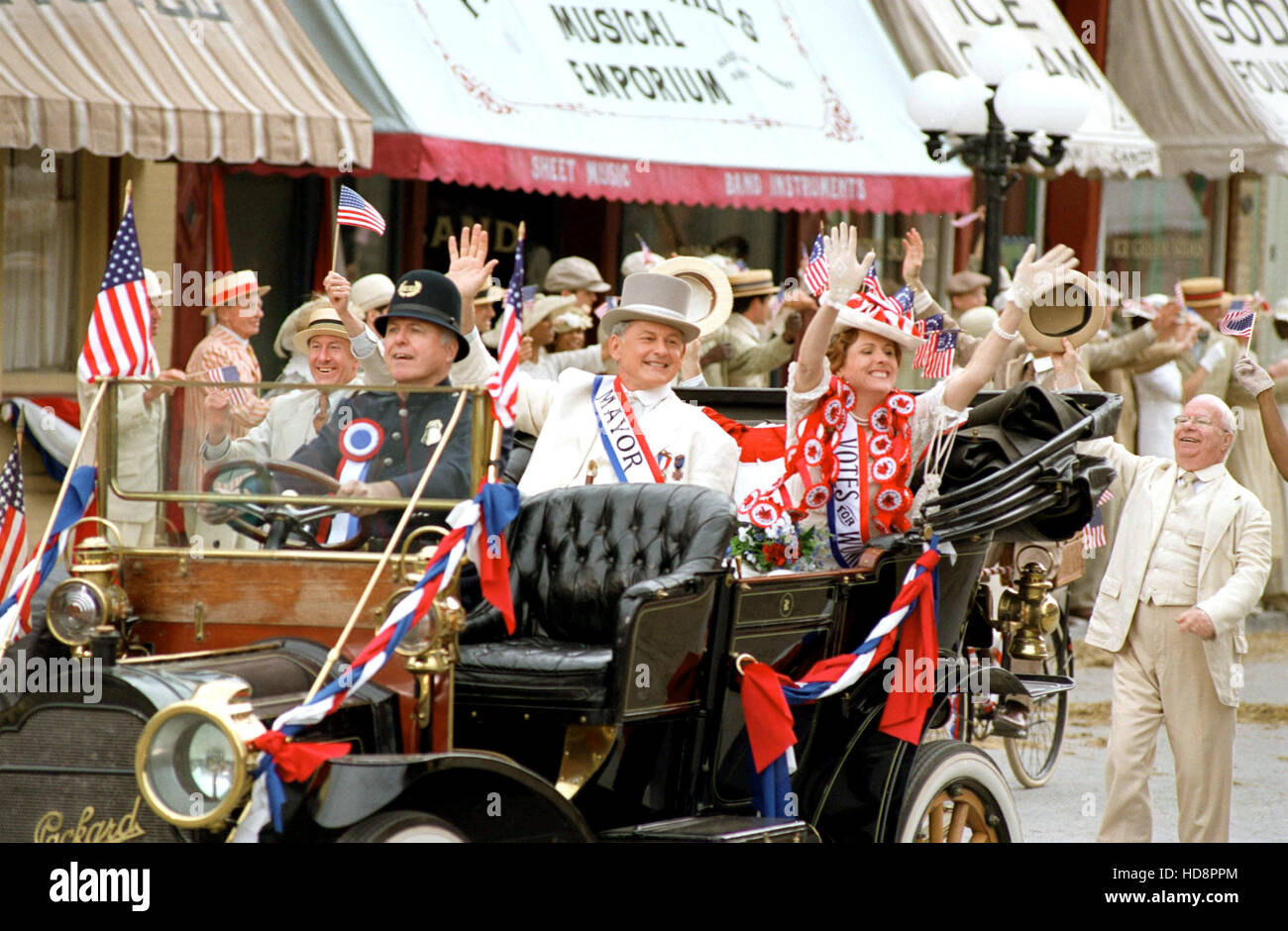 MUSIC MAN, (on THE WONDERFUL WORLD OF DISNEY), Victor Garber, Molly ...