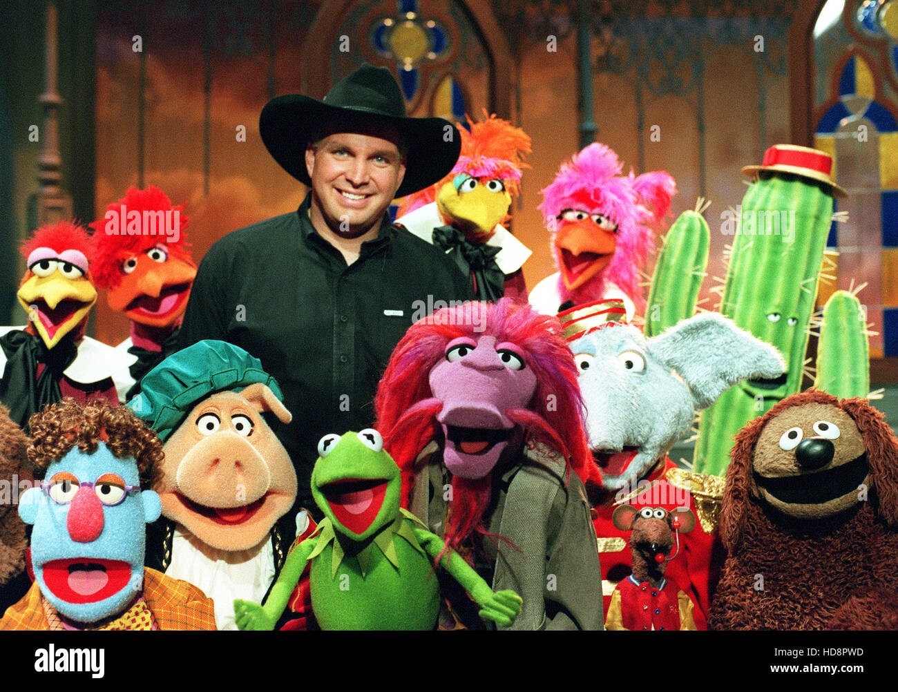 MUPPETS TONIGHT, Garth Brooks (center), (front l-r): Bill the Bubble ...