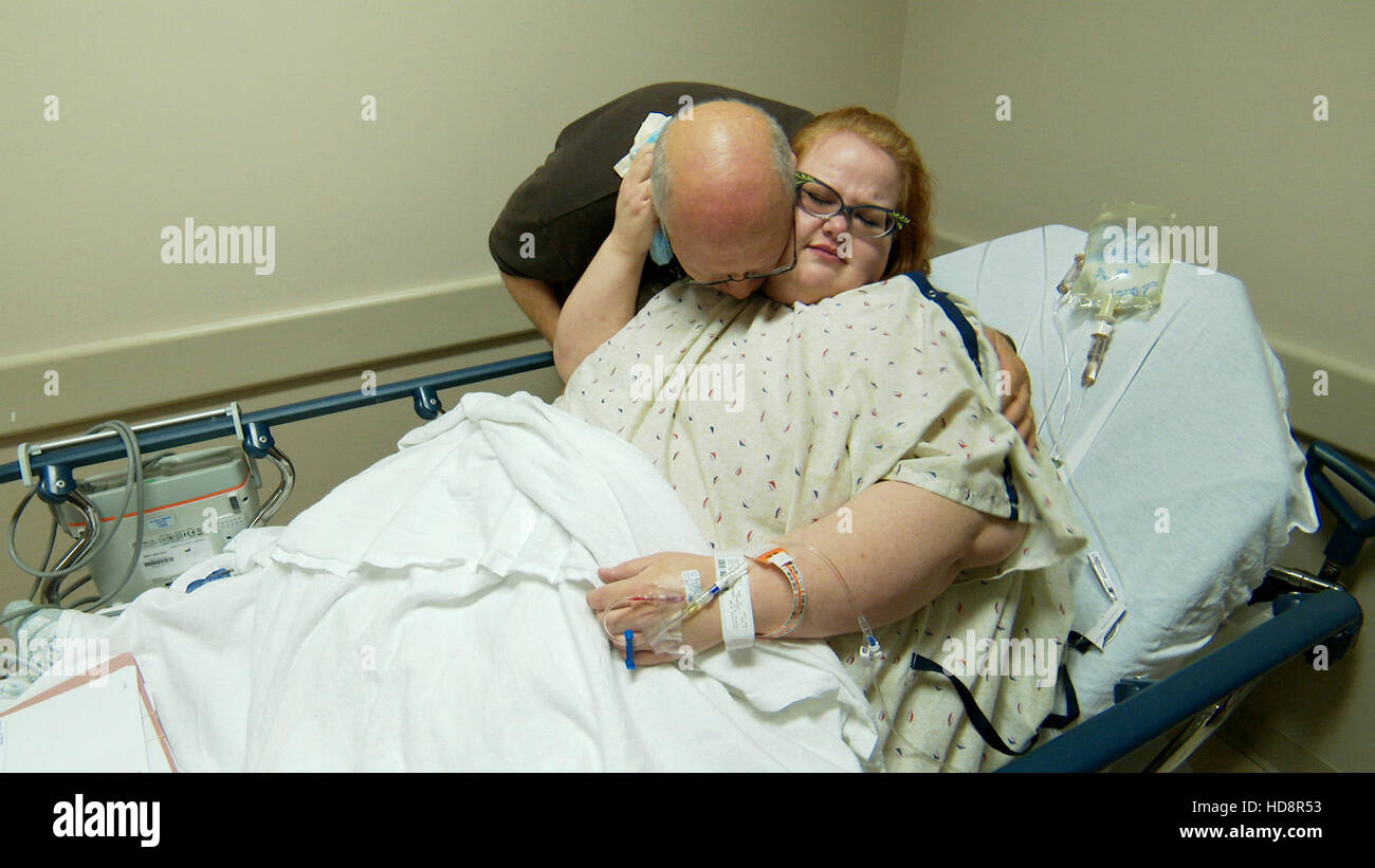 MY 600-LB LIFE, Nikki, hugging her dad Terry (center), 'Nikki's Story ...