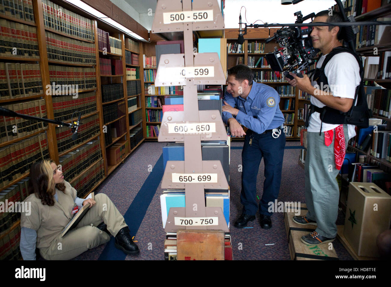 ORANGE IS THE NEW BLACK, Dascha Polanco (left), Matt McGorry (center ...