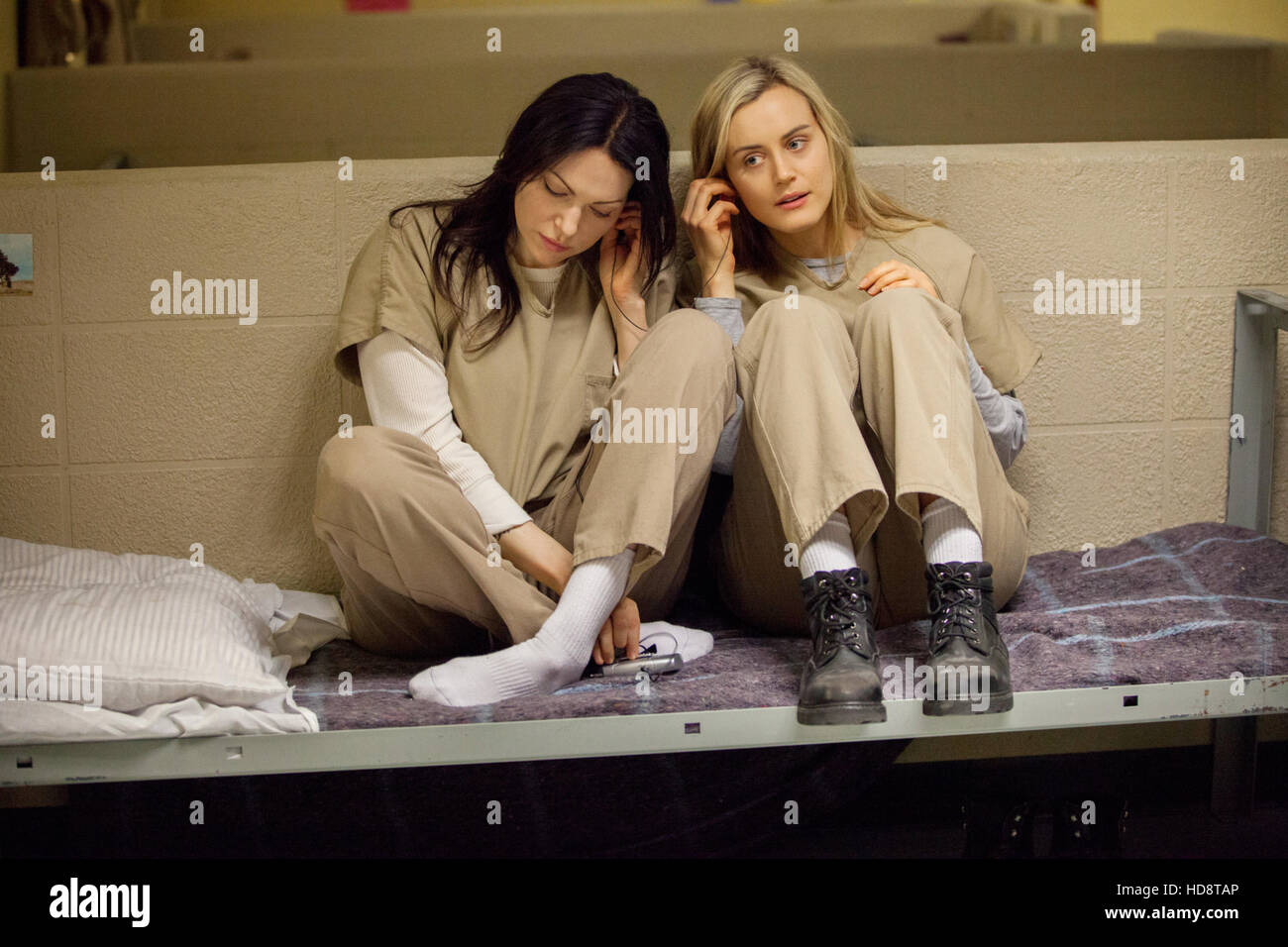 ORANGE IS THE NEW BLACK, (from left): Laura Prepon, Taylor Schilling ...