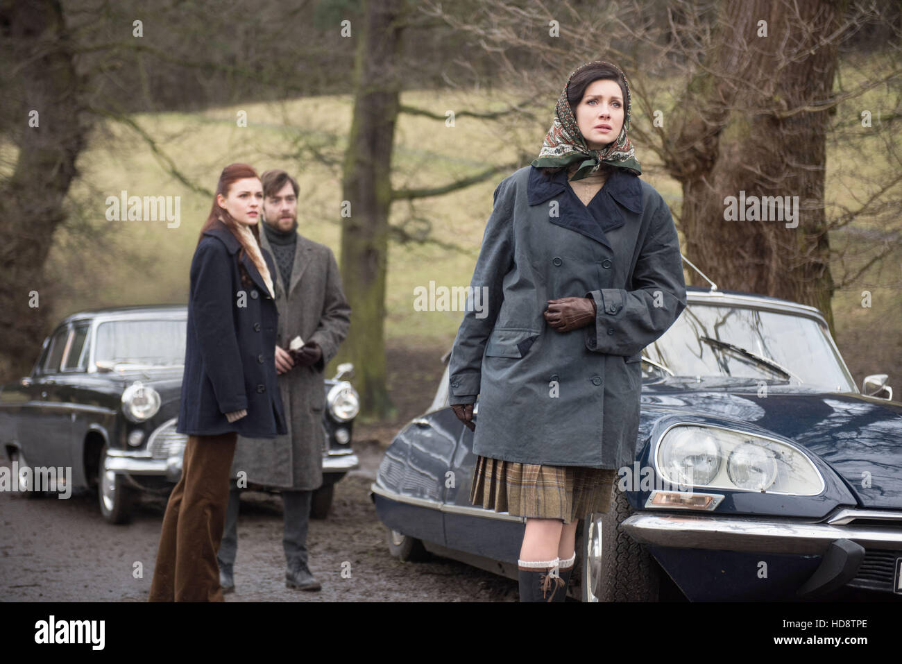 OUTLANDER, (from left): Sophie Skelton, Richard Rankin, Caitriona Balfe ...