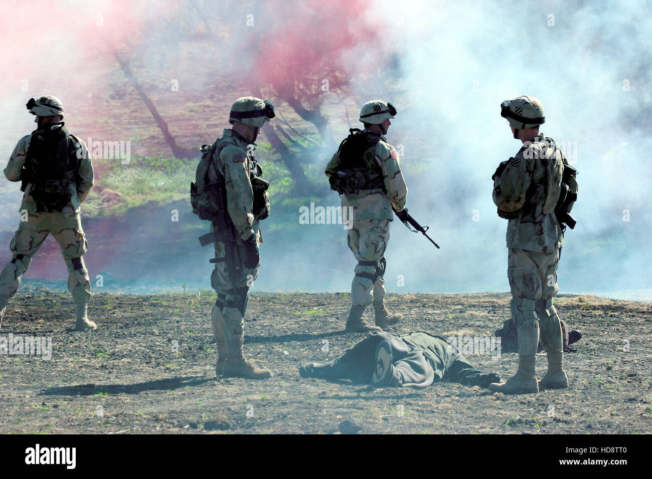 OVER THERE, (Season 1), 2005. photo: David Hume Kennerly / © FX Network ...