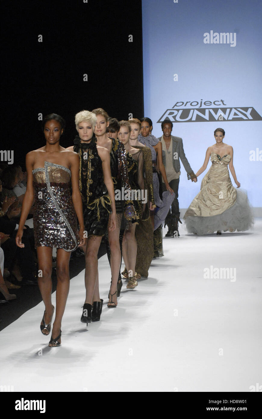 PROJECT RUNWAY, Runway show of Jerell Scott (back row, left),'Finale ...