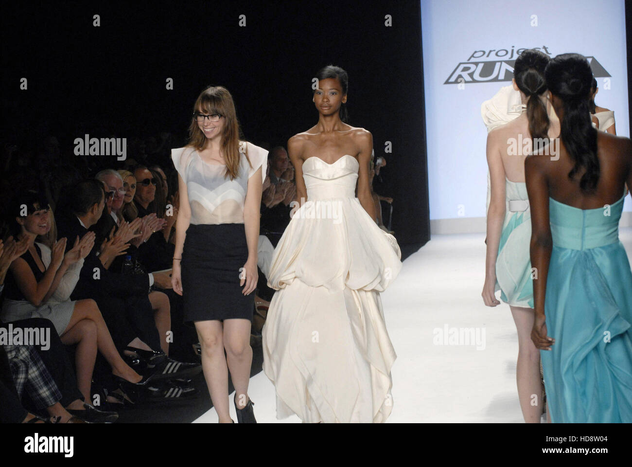 PROJECT RUNWAY, Leanne Marshall (standing far left), 'Finale', (Season ...