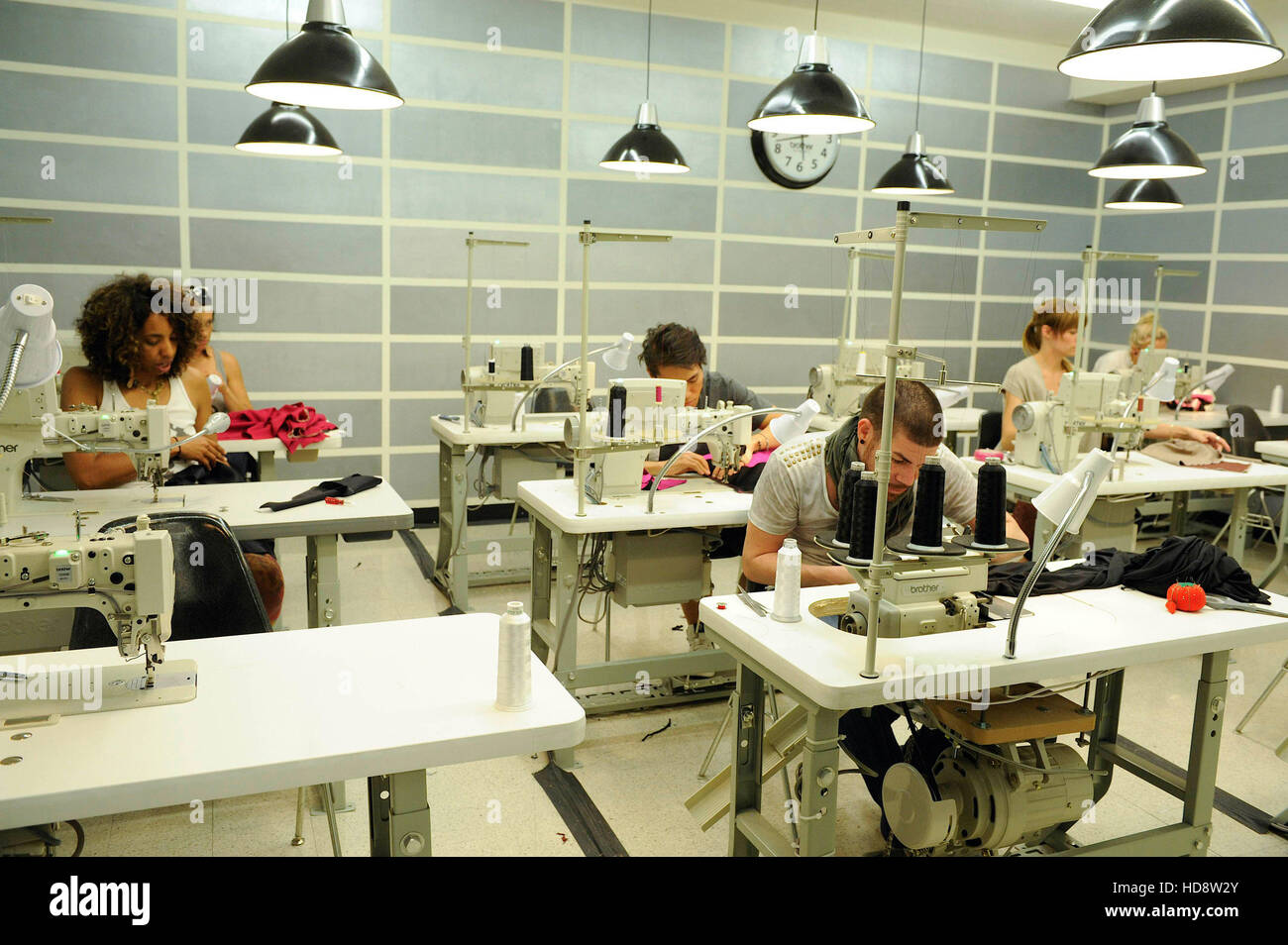 PROJECT RUNWAY, contestant designers, 'Hat's Off To You', (Season 8, ep ...