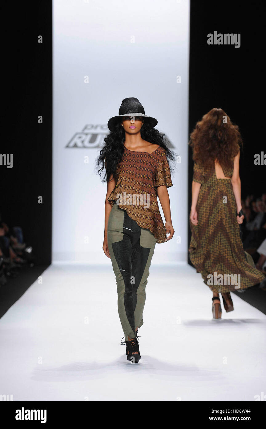 PROJECT RUNWAY, designer contestant Gretchen Jones' 10-piece collection ...