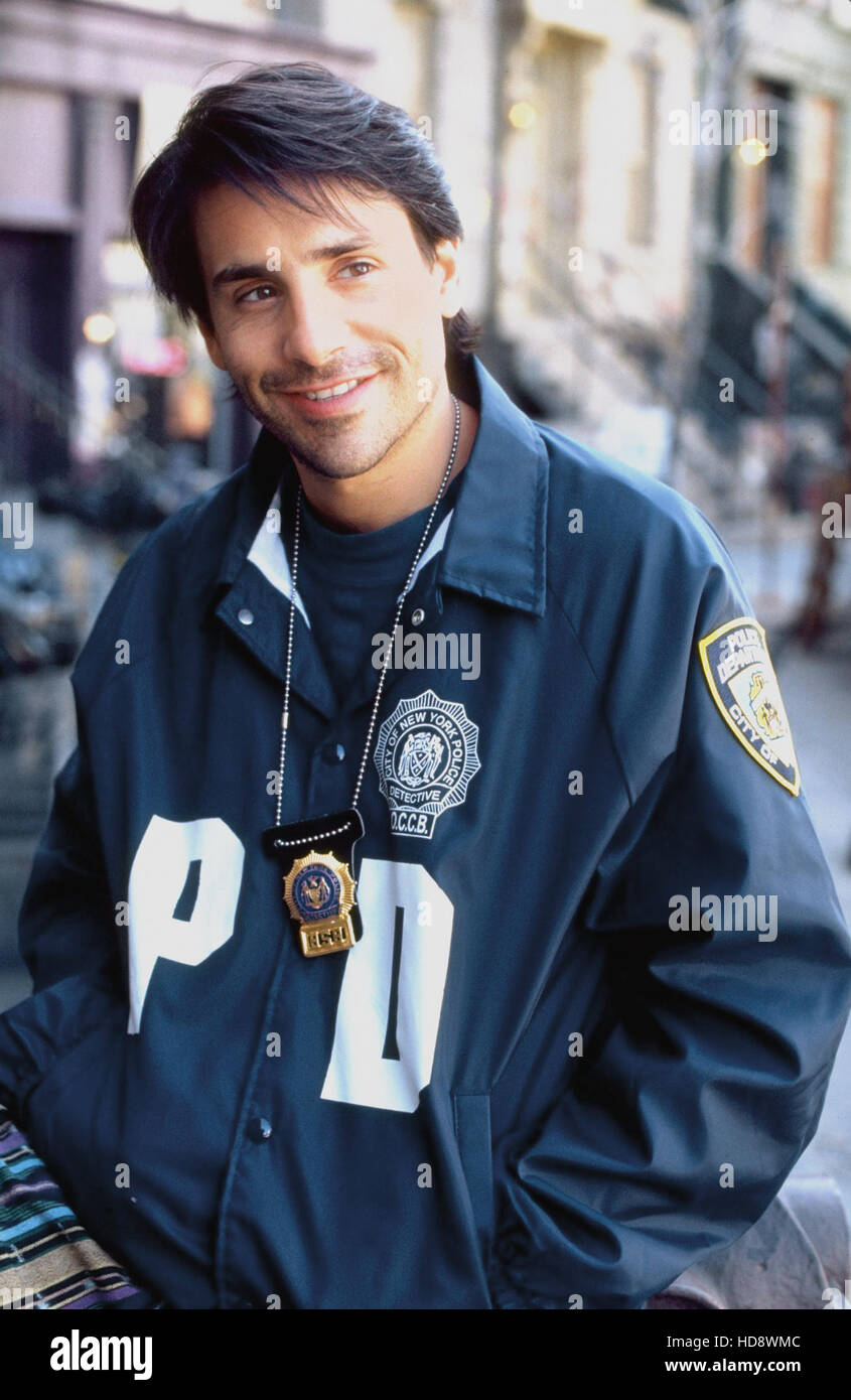 PUBLIC MORALS, Larry Romano, 1996. photo: Ron Tom / © CBS / Courtesy ...