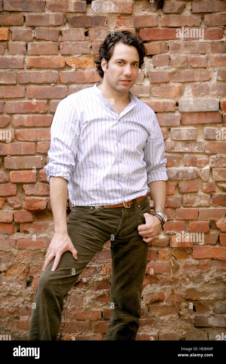 QUEER EYE FOR THE STRAIGHT GUY, Thom Filicia, 2003-07. © Bravo ...