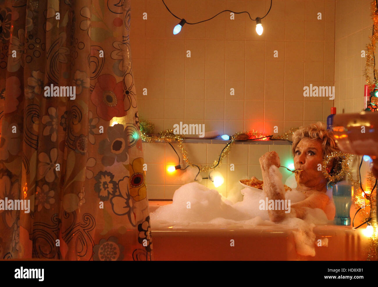 RAISING HOPE, Cloris Leachman, 'It's A Hopeful Life', (Season 2, ep ...