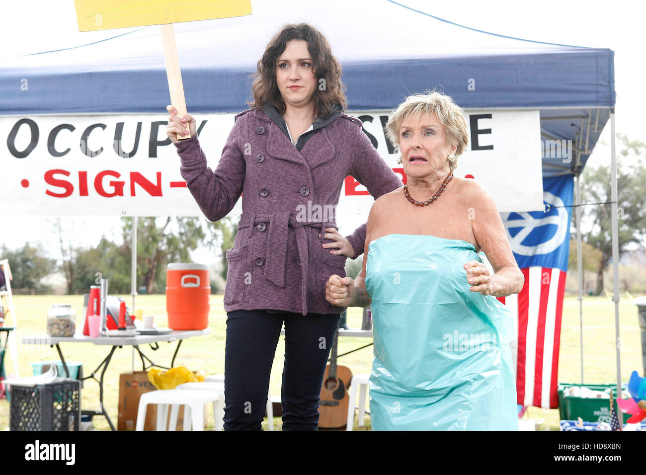 RAISING HOPE, (from left): Shannon Woodward, Cloris Leachman, 'Single ...
