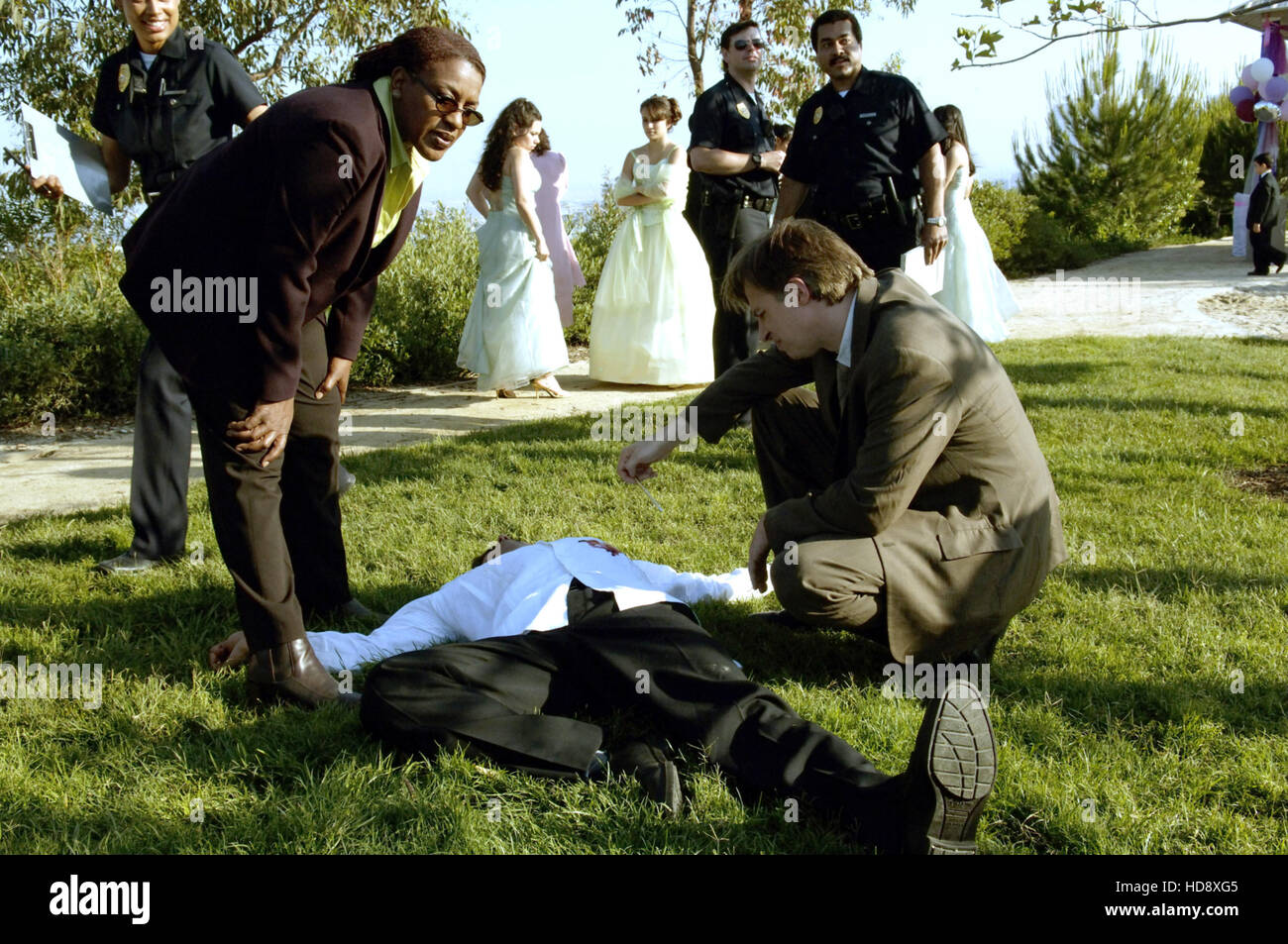 THE SHIELD, CCH Pounder (left, foreground), Jay Karnes (right ...