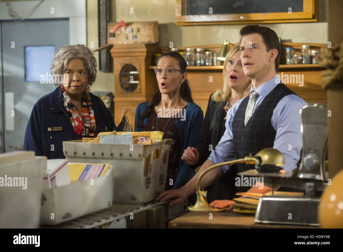 SIGNED SEALED DELIVERED, (from left): Della Reese, Crystal Lowe ...