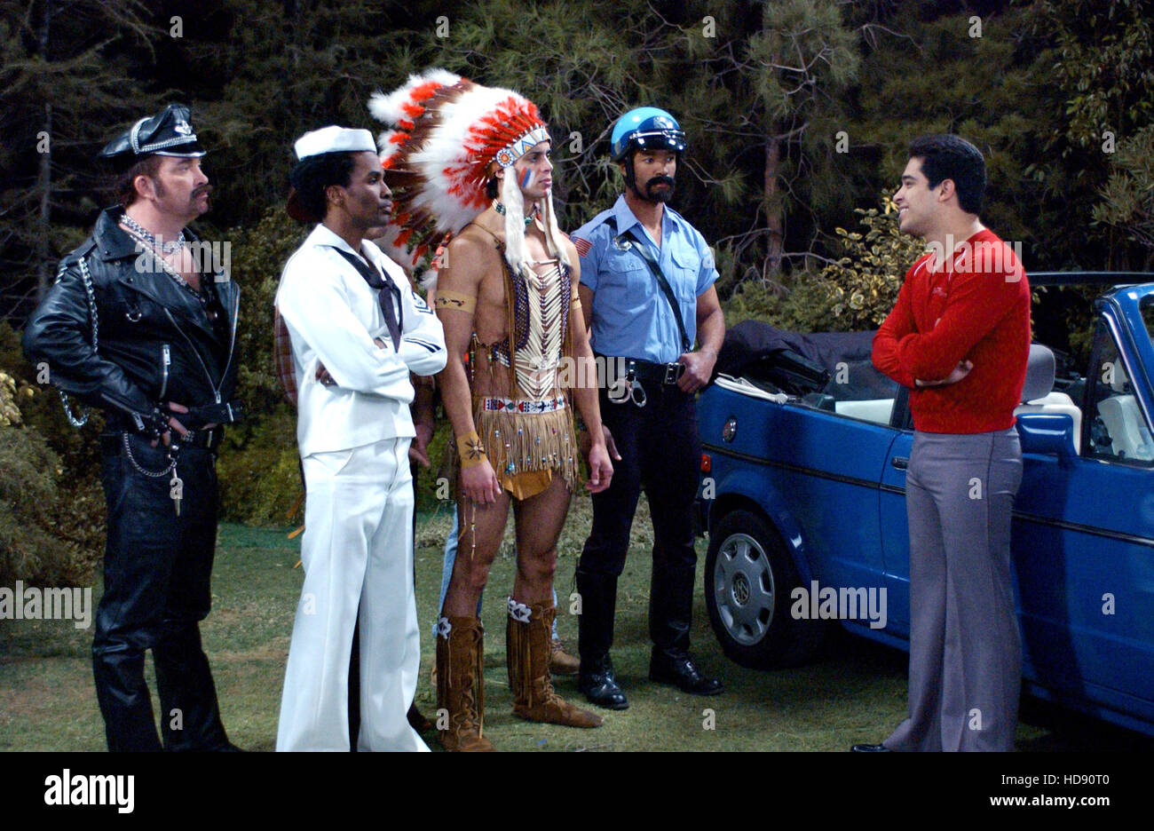 THAT '70s SHOW, Matt Cedeno (center), Ron Pearson (2nd from right ...