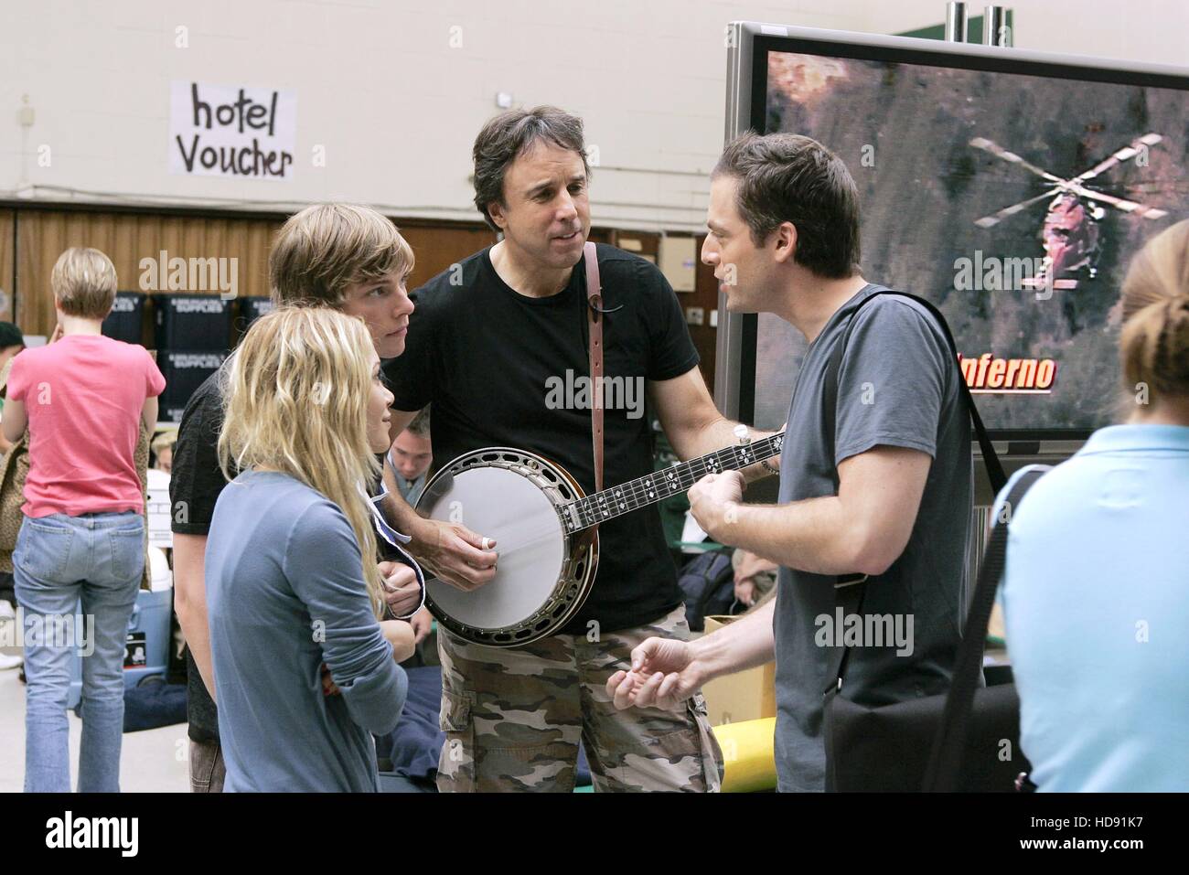 WEEDS, Mary-Kate Olsen, Hunter Parrish, Kevin Nealon, Justin Kirk, ' Go ...