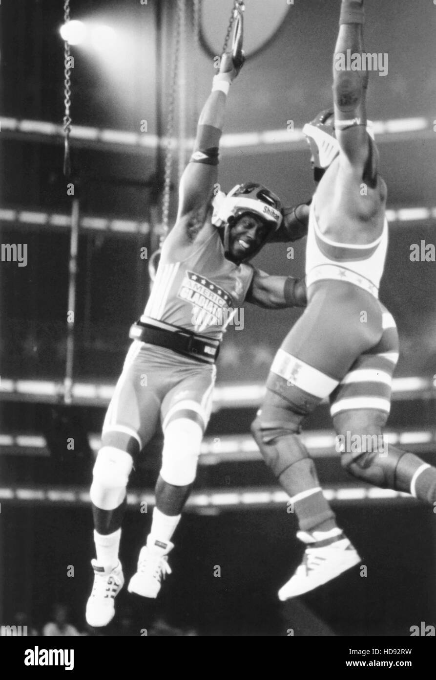 AMERICAN GLADIATORS, (from left): Tony Dorsett, Sabre (aka Lynn 'Red ...