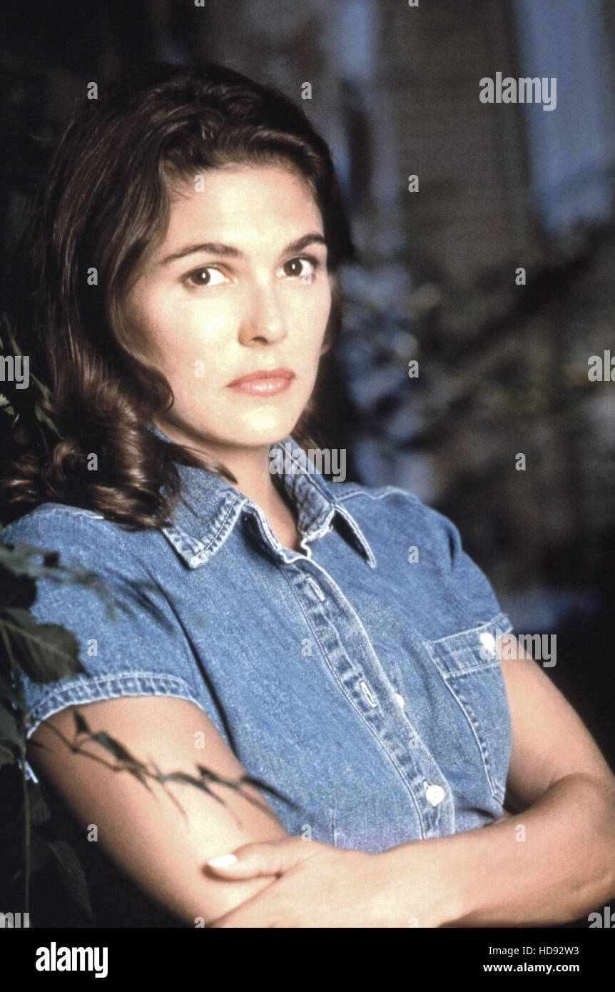 AMERICAN GOTHIC, Paige Turco, 1995-96. © CBS / Courtesy: Everett ...