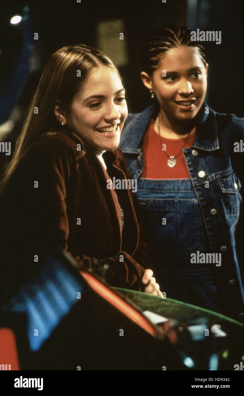 ANIMORPHS (aka ANIMORPHS: THE INVASION), from left: Brooke Nevin, Nadia ...