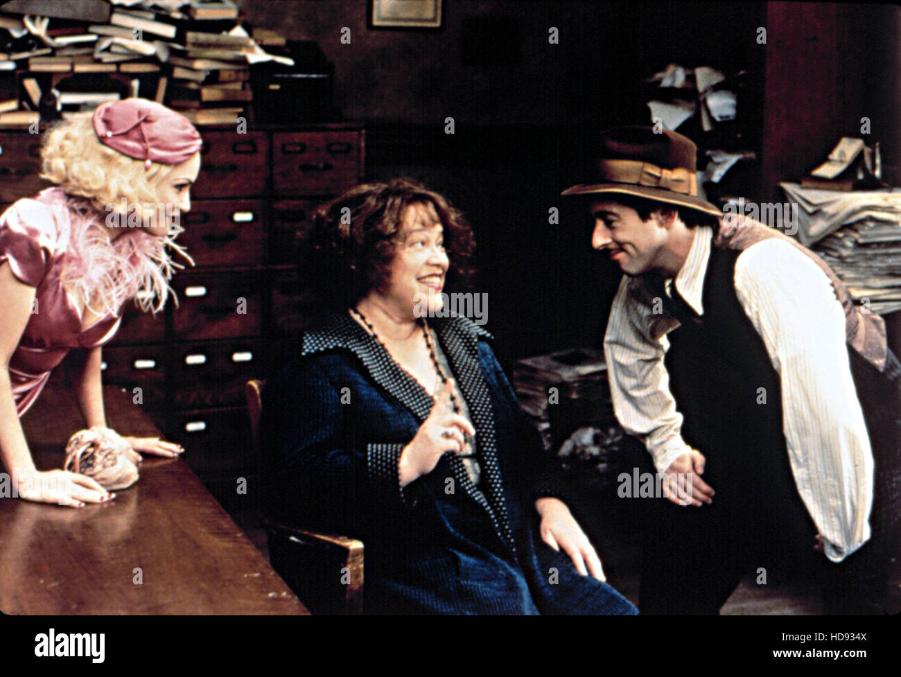 ANNIE, Kristin Chenoweth, Kathy Bates, Alan Cumming, 1999 TV movie ...