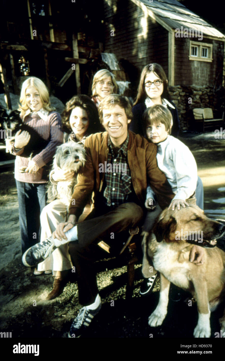 APPLE'S WAY, Patti Cohoon, Lee McCain, Vincent van Patten, Ronny Cox ...