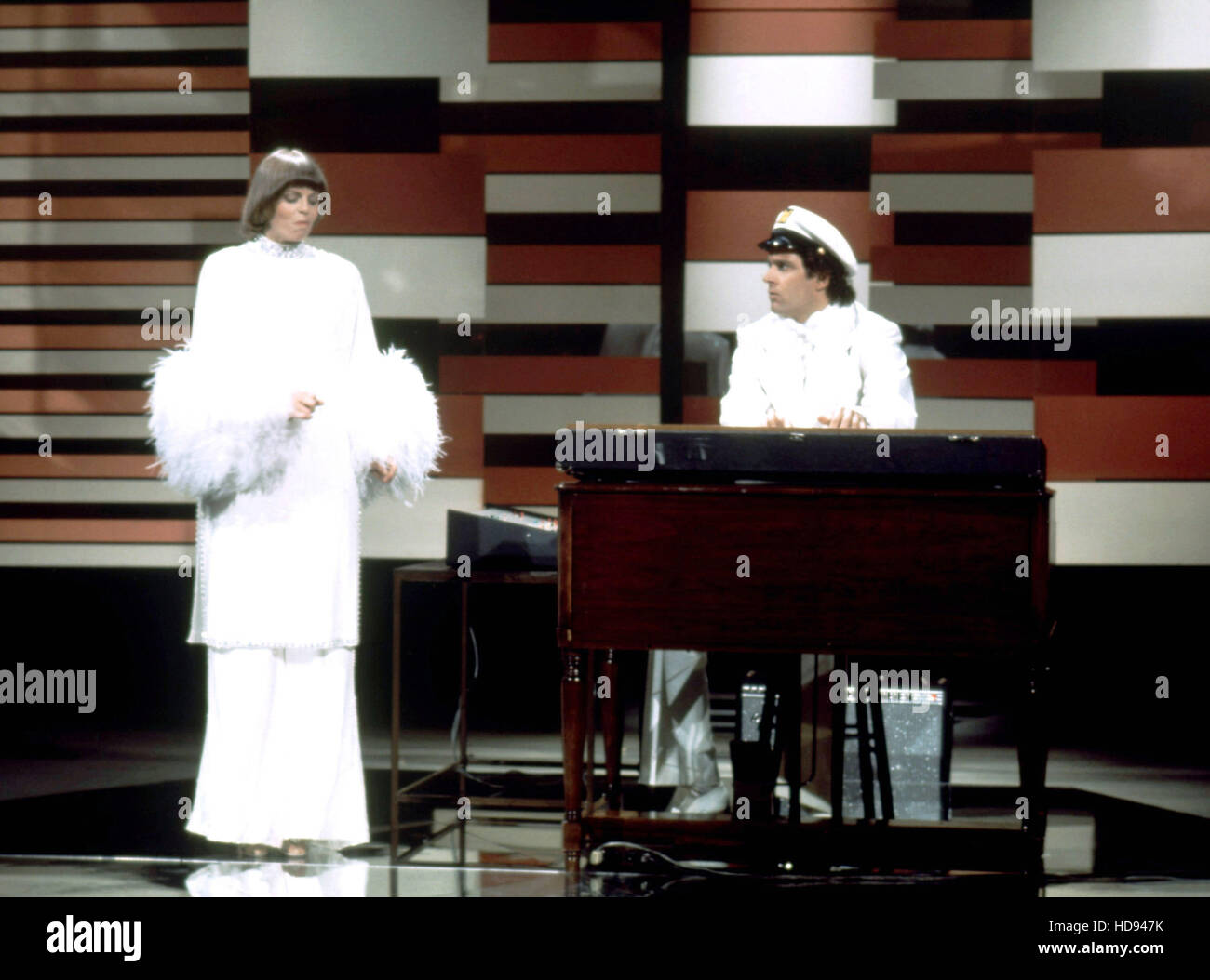 THE CAPTAIN AND TENNILLE, from left: Toni Tennille, Daryl Dragon, 1976 ...