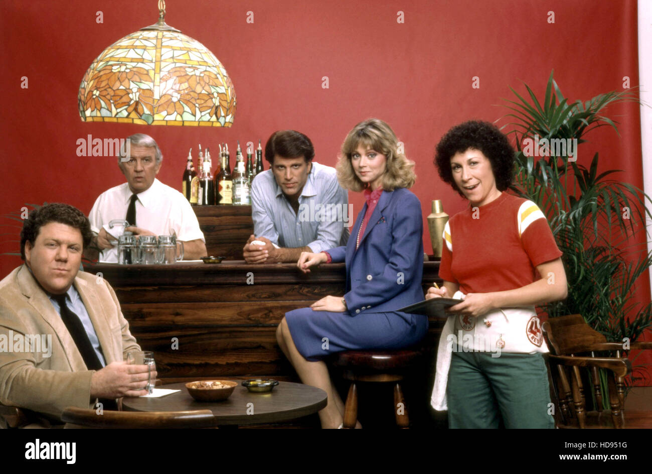 CHEERS, George Wendt, Rhea Perlman, Nicholas Colasanto, Ted Danson ...