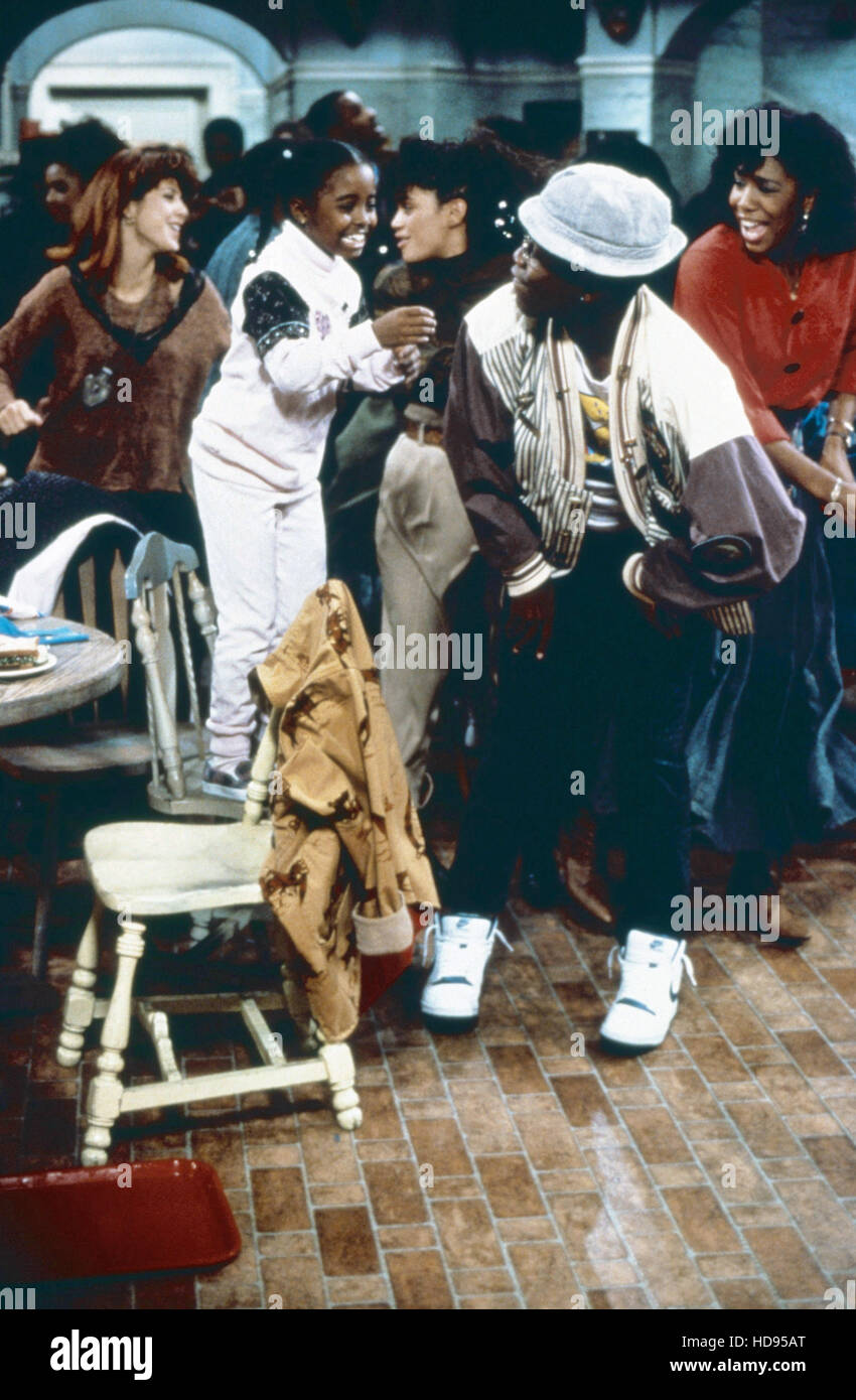 A DIFFERENT WORLD, front from left: Keshia Knight Pulliam, Kadeem ...
