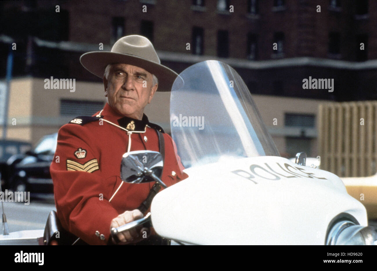 DUE SOUTH, Leslie Nielsen, 1994-1999. © CTV / Courtesy: Everett ...