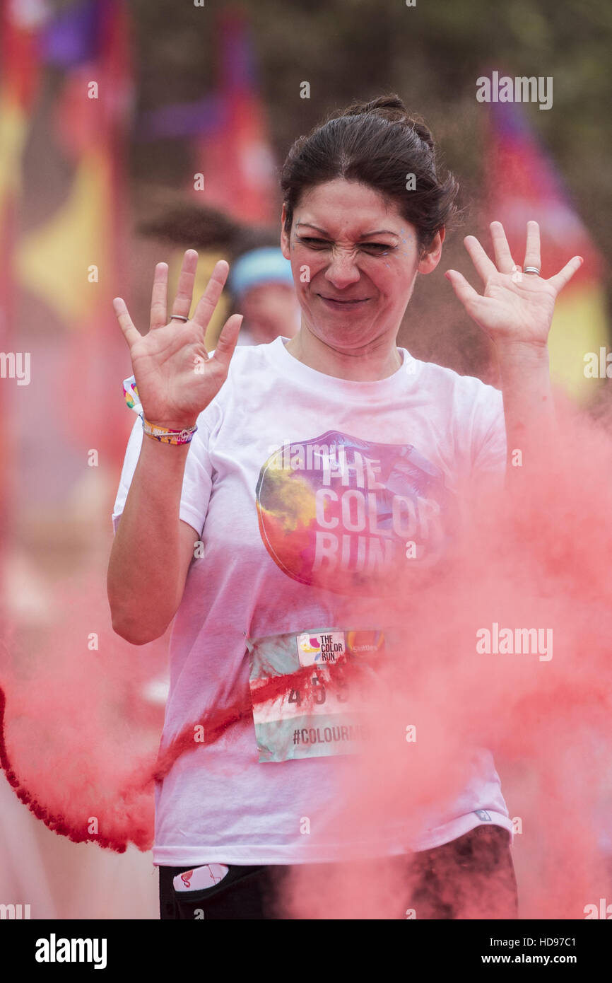 The Color Run - Thousands of color runners run 5km today to raise money ...