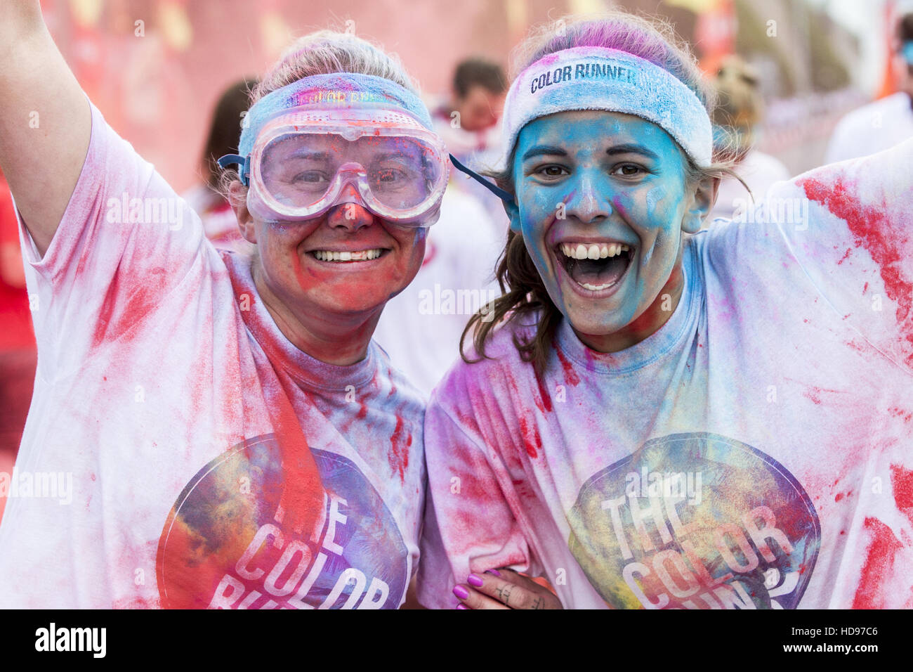The Color Run - Thousands of color runners run 5km today to raise money ...