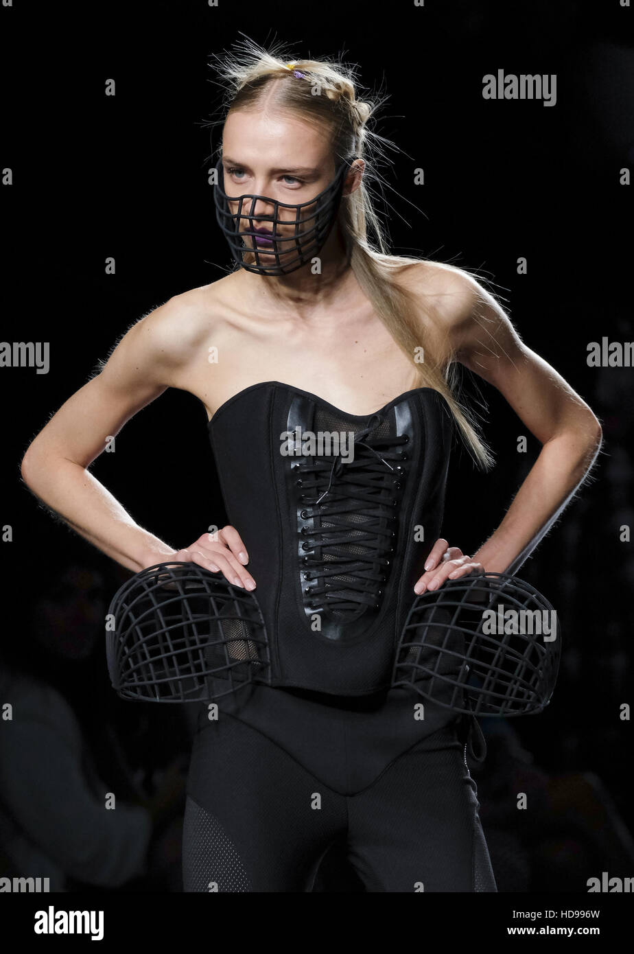 Madrid Fashion Week Spring/Summer 2017 - Maya Hansen - Catwalk ...