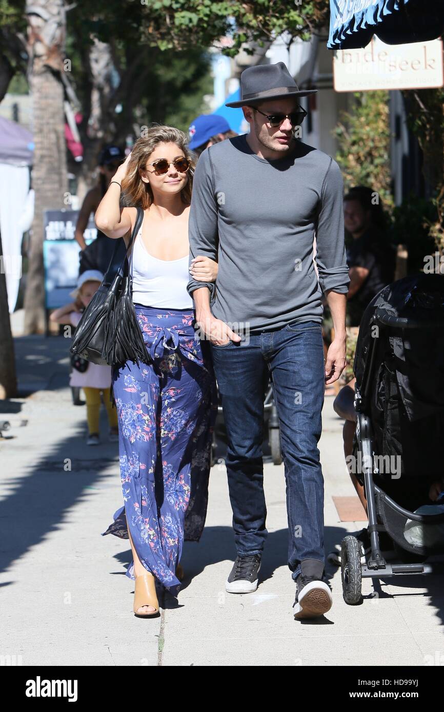 Sarah hyland boyfriend dominic sherwood hi-res stock photography and ...