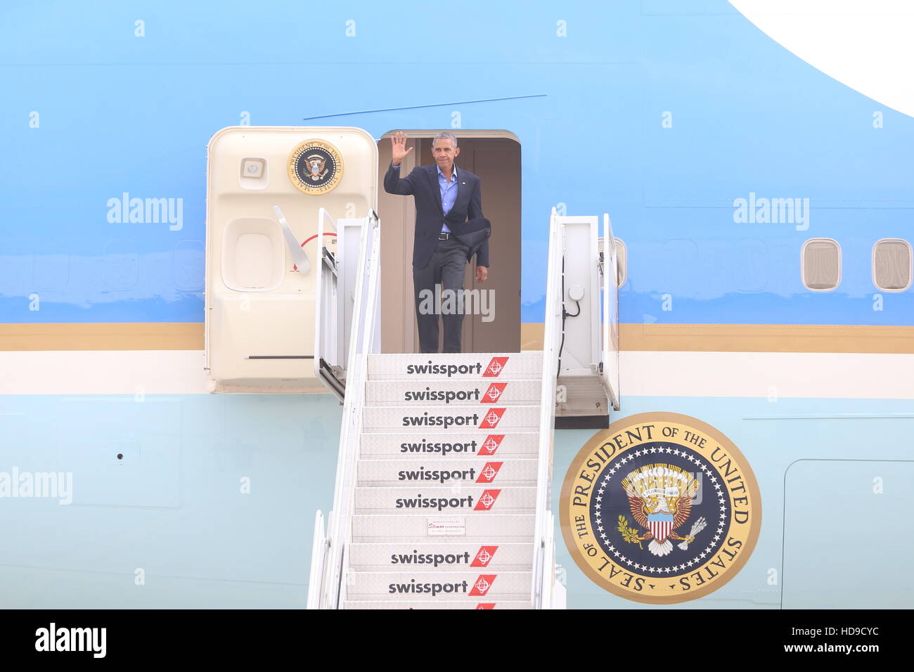 US President Barack Obama arrives in New York City ahead of his final ...
