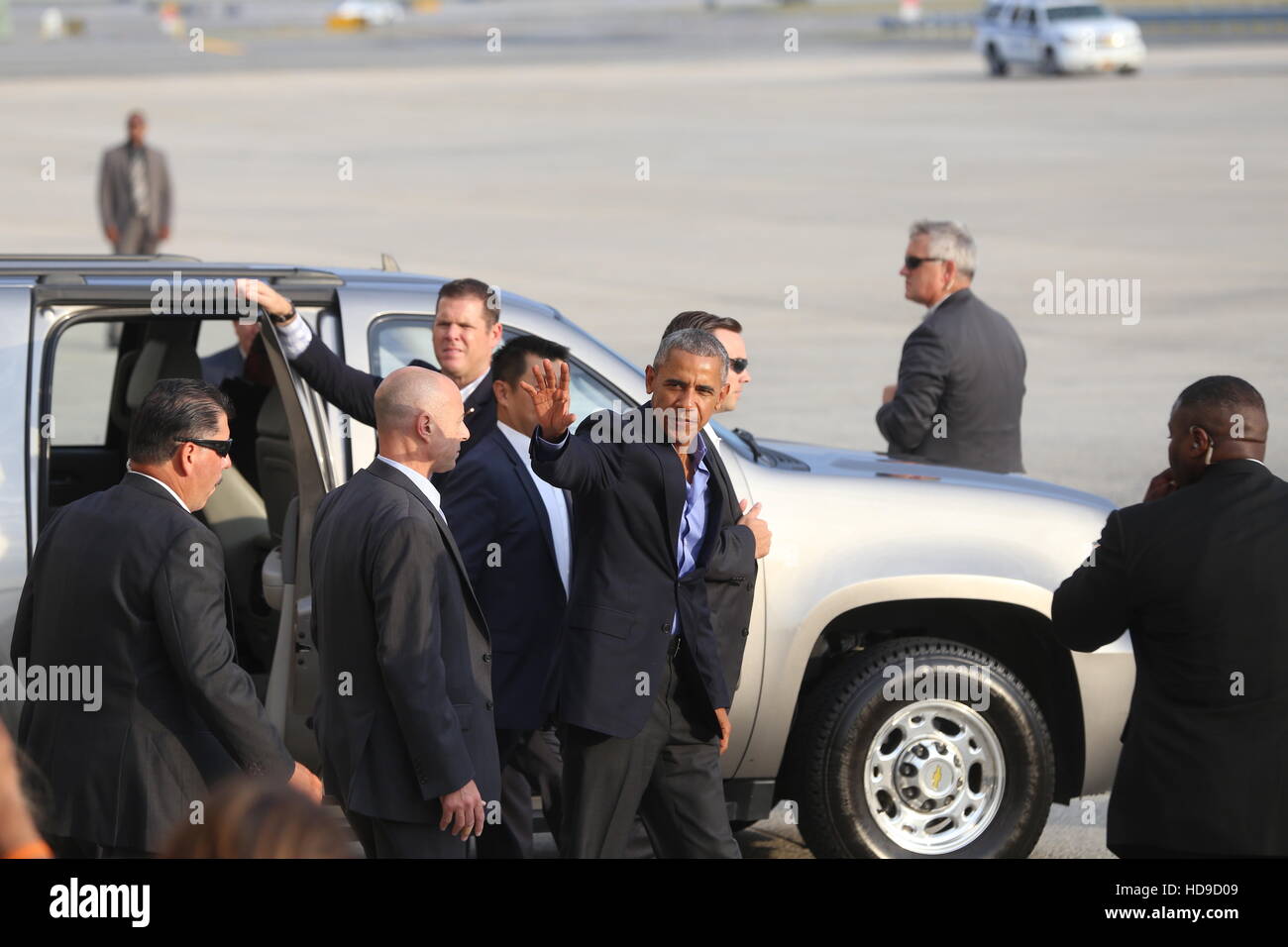US President Barack Obama arrives in New York City ahead of his final ...