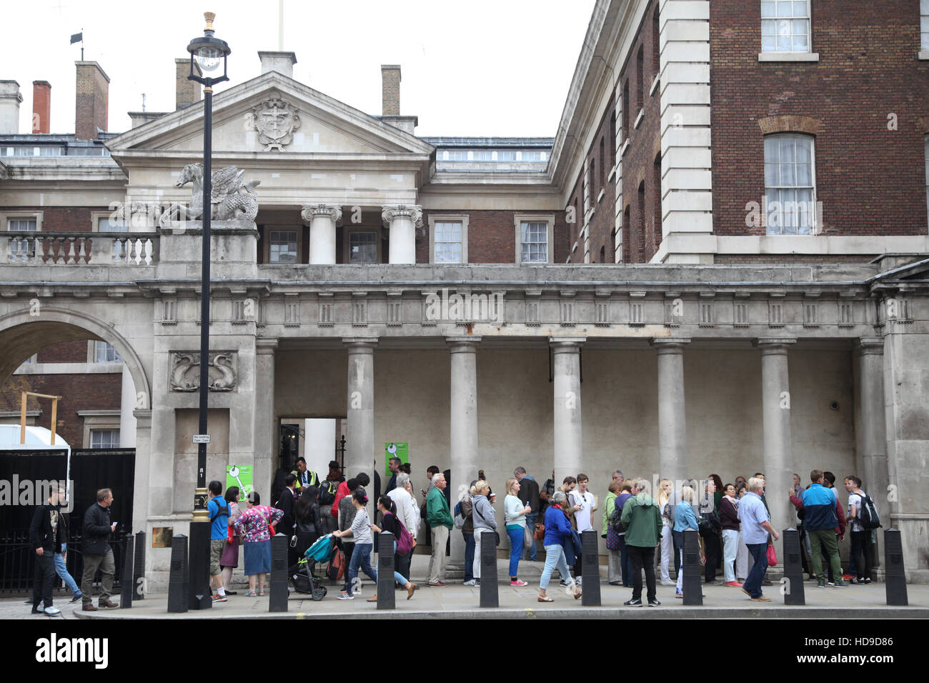 Long queues form hi-res stock photography and images - Alamy