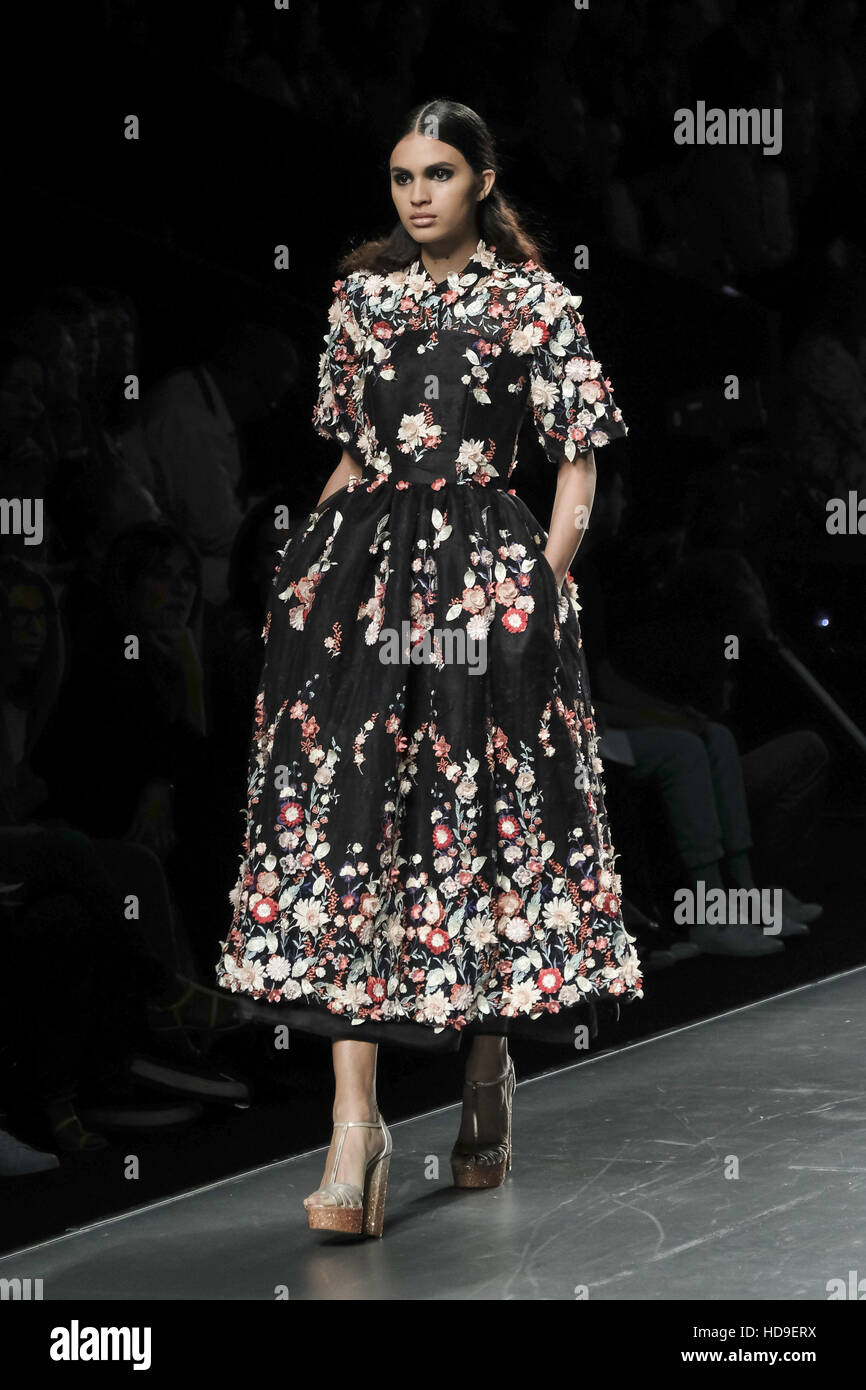 Madrid Fashion Week Spring/Summer 2017 - The 2nd Skin Co - Catwalk ...