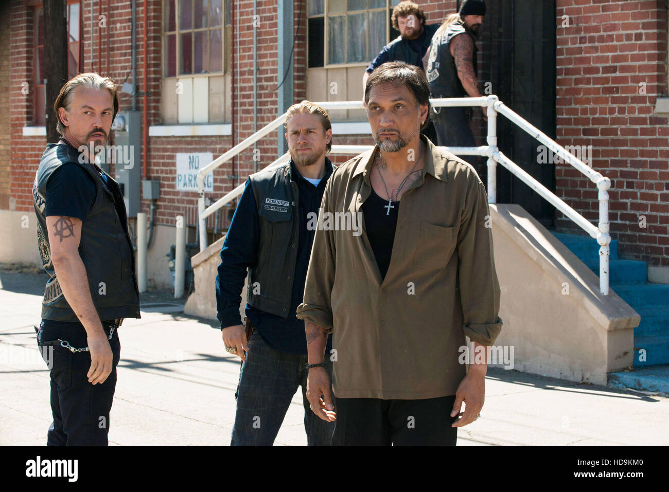 SONS OF ANARCHY, foreground l-r: Tommy Flanagan, Charlie Hunnam, Jimmy ...