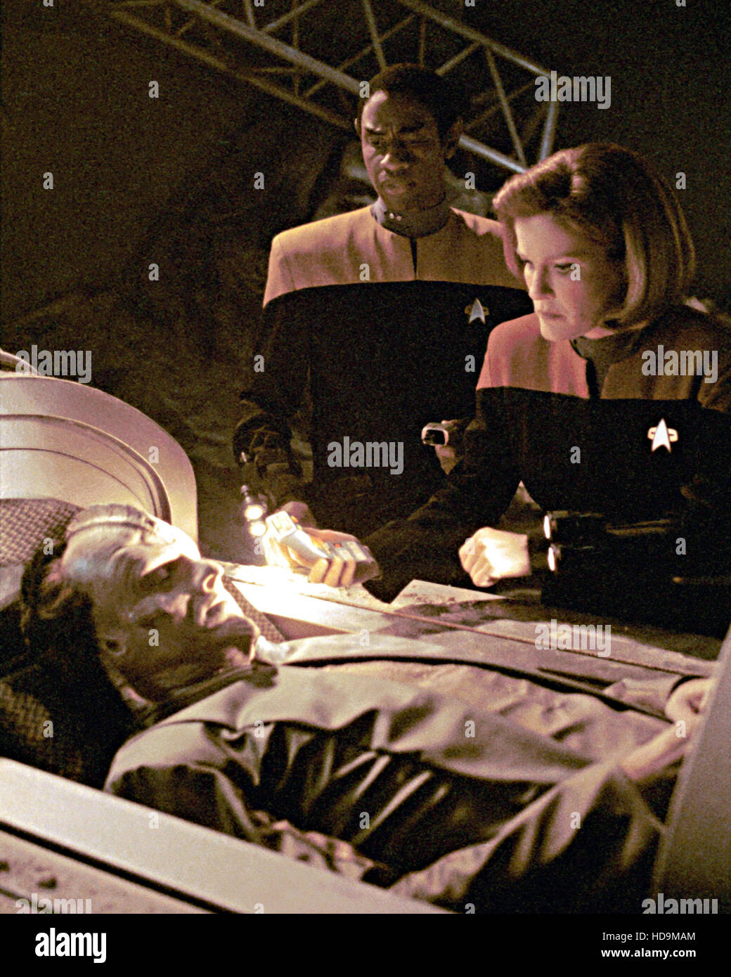 STAR TREK: VOYAGER, Jeff Allin, Tim Russ, Kate Mulgrew, 'Dragon's Teeth ...